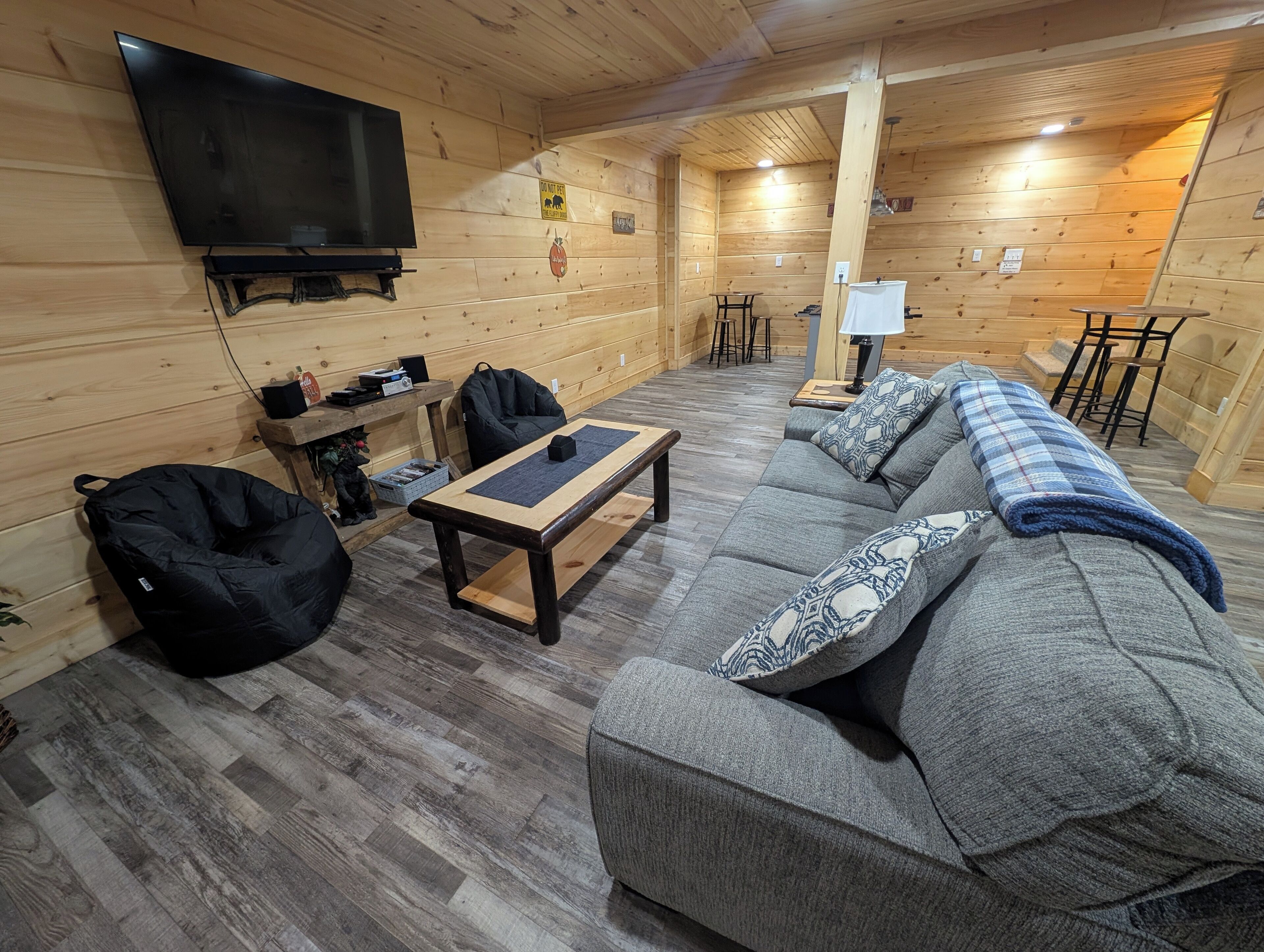 Family Cabin, Easy Access, Large Yard, Theater/game Rm, Fire Pit, Hottub, Wifi - Wears Valley, TN