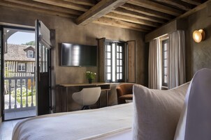 Quarto casal luxo | Frigobar (abastecido com itens grátis), cofres nos quartos