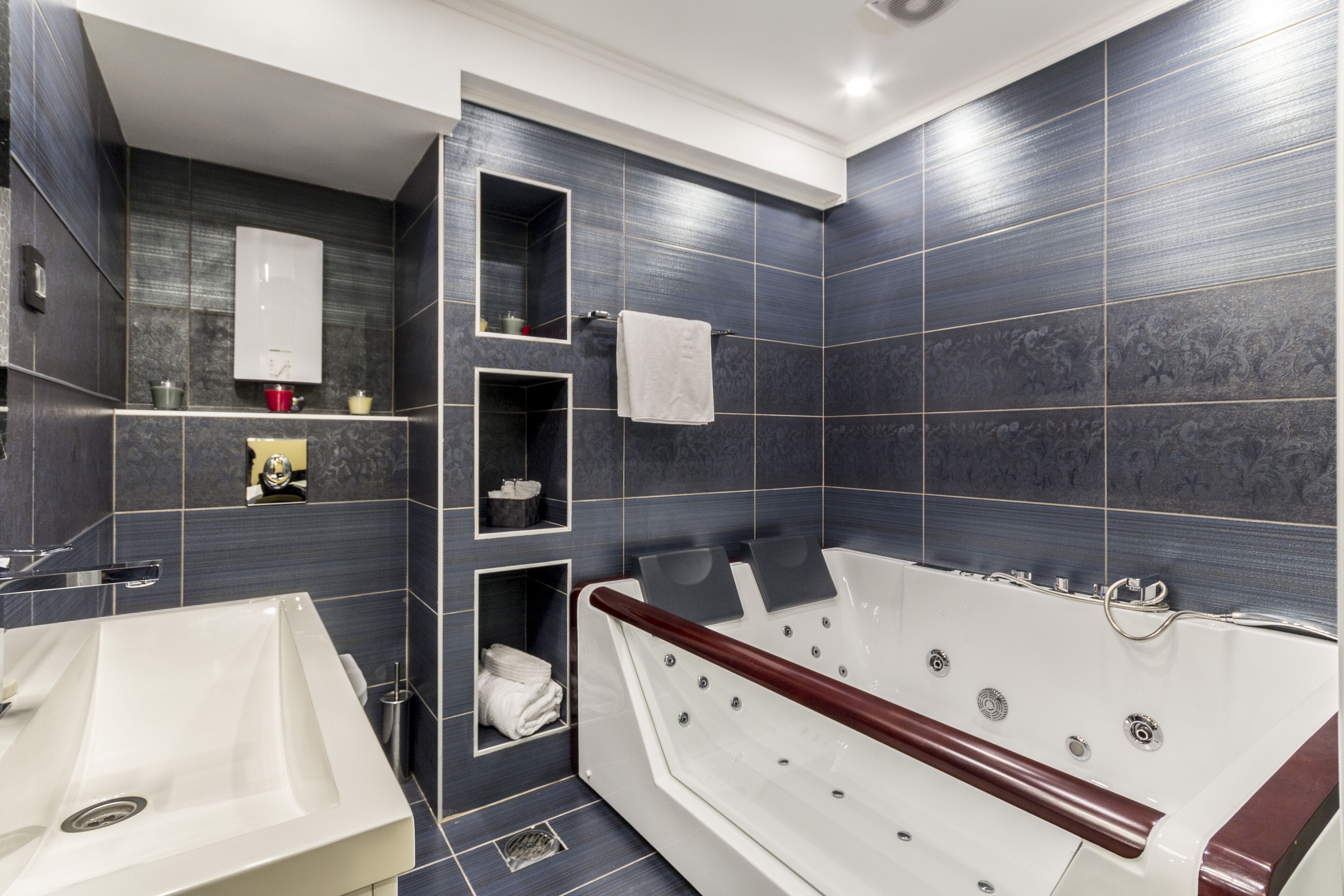 Quarto Duplo Royal | Casa de banho | Artigos de higiene pessoal grátis, um secador de cabelo, sabão, champô 