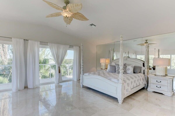 The Tiki Treehouse:  Luxury Beach Retreat At Grassy Point Nature Preserve - Anna Maria Island, FL