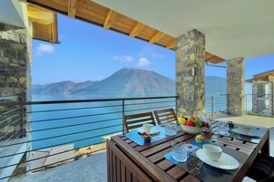 Apartamento Familiar, vários quartos, junto à montanha (Residence degli Oleandri 4B) | Refeições ao ar livre