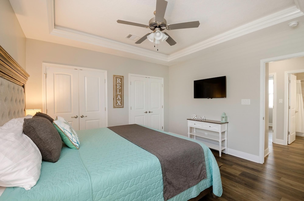 Crystal Sands - 3 Bedroom, 2 Bath Home That Sleeps 8 - Easy Beach Access! - Bolivar Peninsula, TX