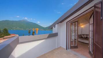 Casa de Férias Lua de Mel, vários quartos, junto à montanha (Villa Patricia) | Terraço/pátio interior