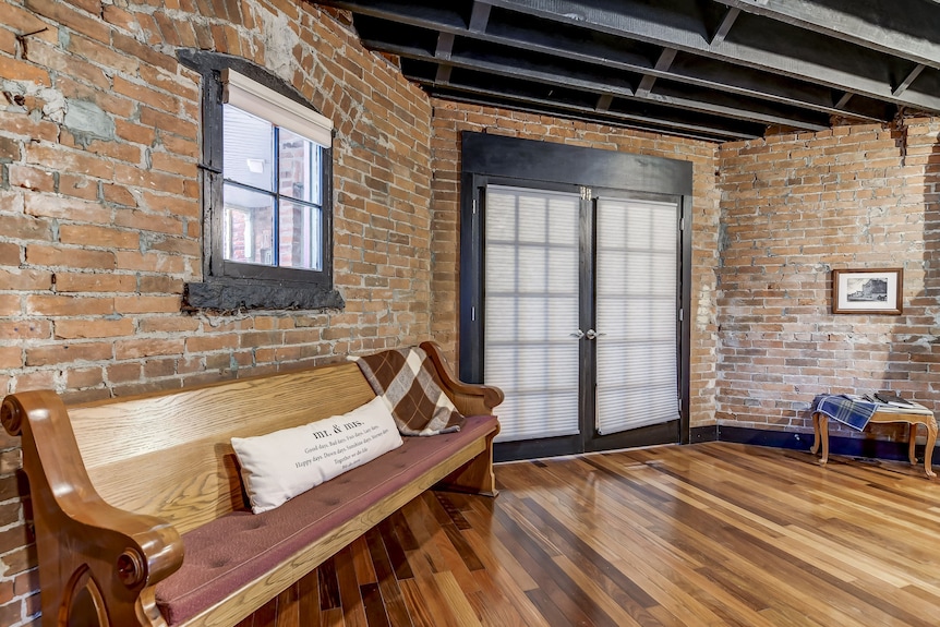 Holly & Matt Suite @ Three Pines Petersburg - Illinois