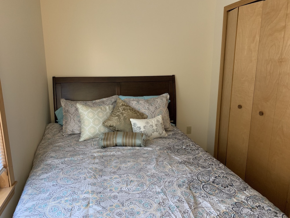 Hottub, Sauna, Deck, Backyard, Hi-speed Internet - Tannersville, NY