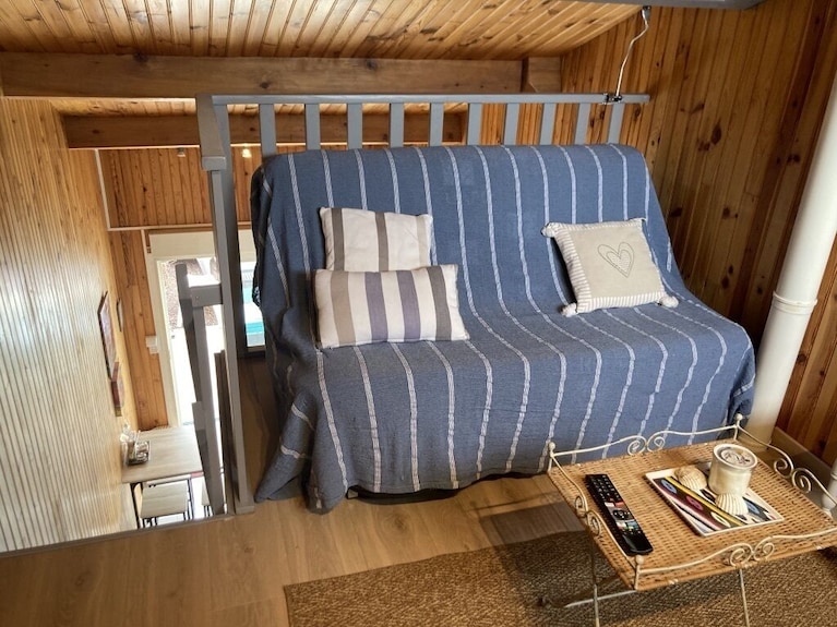 Duplex Climatisé Et Entièrement Rénové Avec Terrasse Privative - Lunel