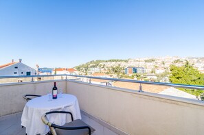 Apartamento, 1 quarto, sacada, vista para o jardim | Vista da propriedade