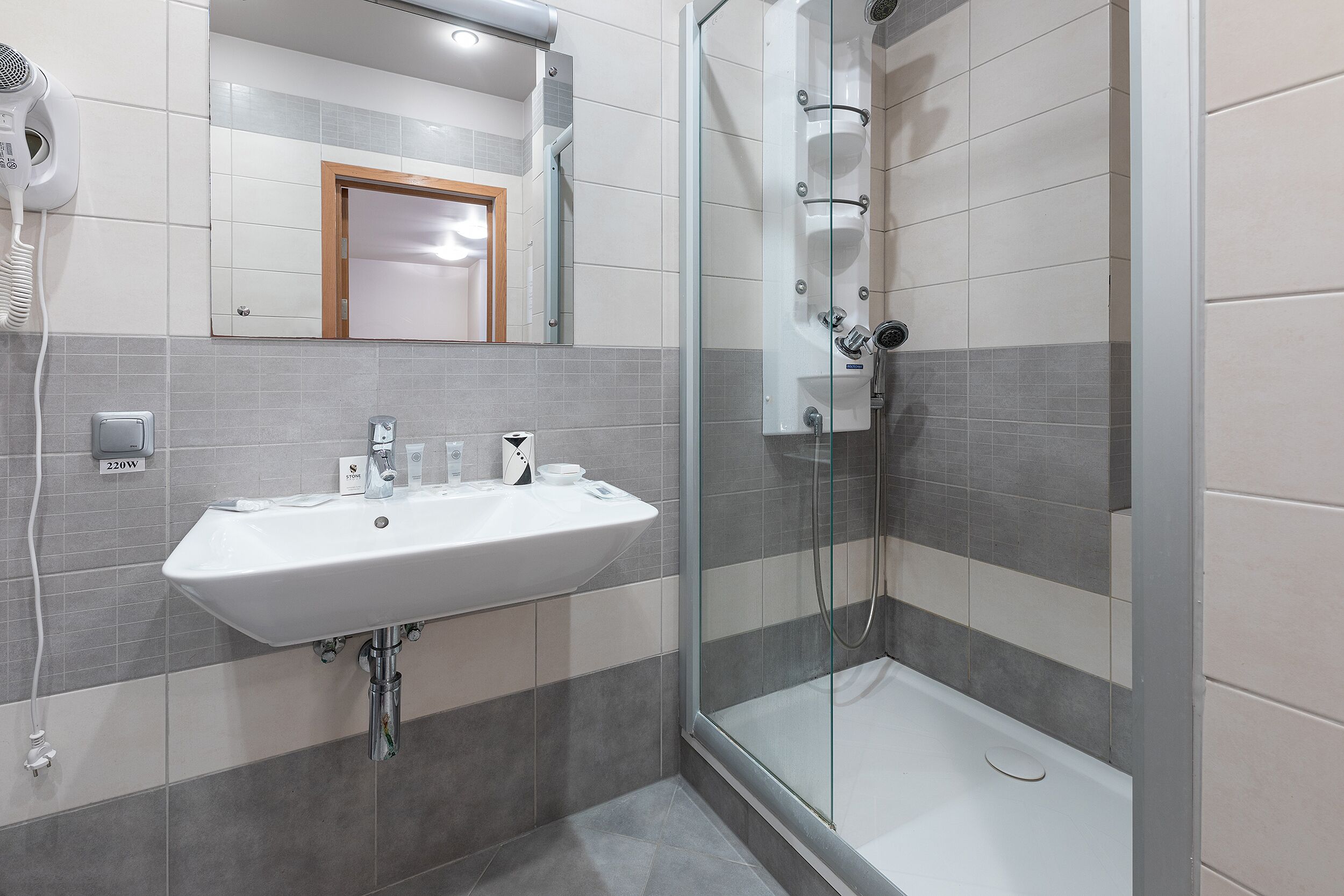 Quarto, 1 quarto, fumadores, terraço | Casa de banho | Artigos de higiene pessoal grátis, toalhas fornecidas 