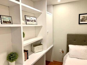 Quarto, 1 quarto | 1 quarto, escrivaninha