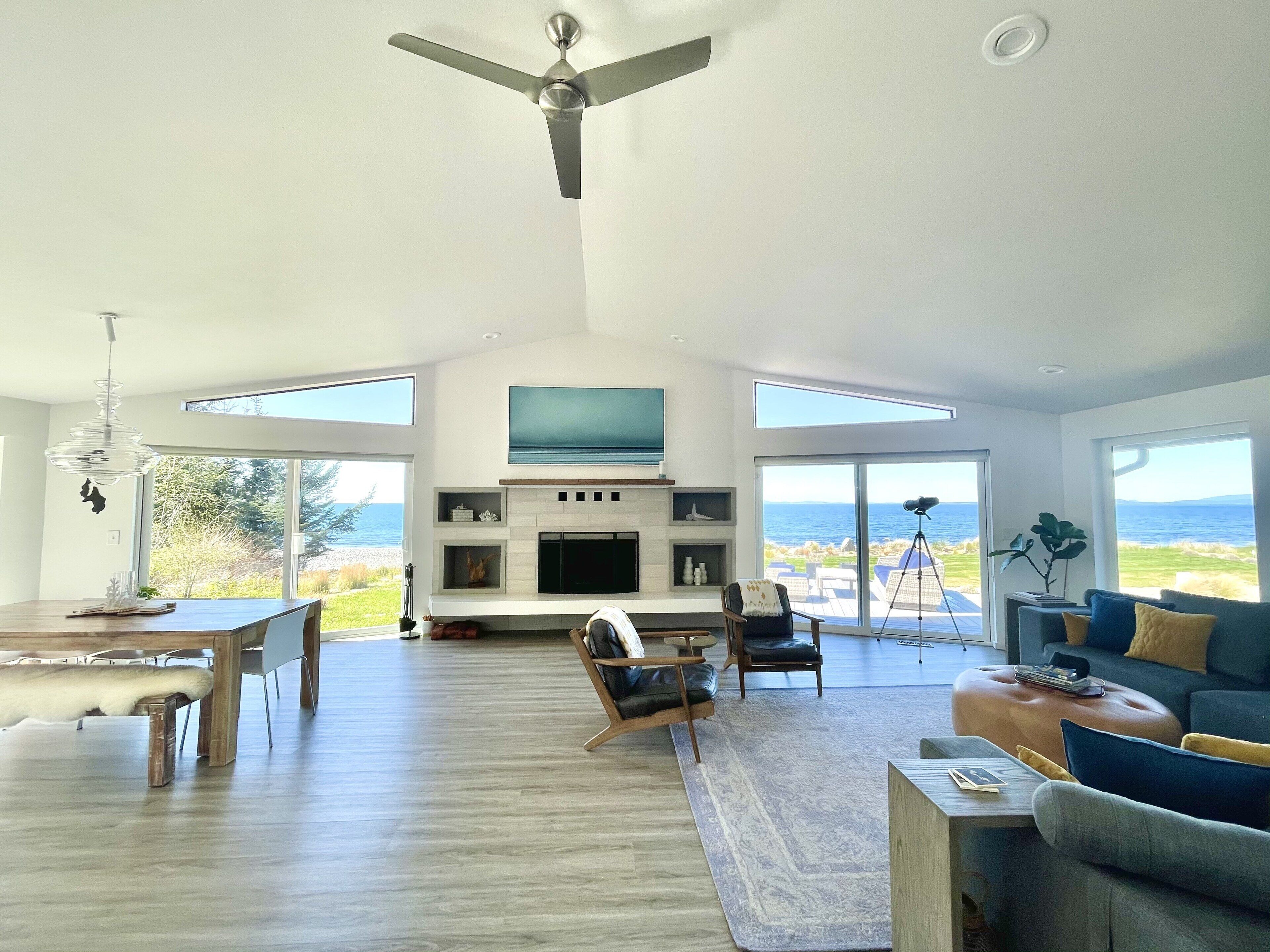 Luxurious Whidbey Beachfront Retreat - Coupeville, WA