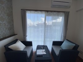 Quarto duplo standard, para não fumantes | Quartos à prova de som, Wi-Fi de cortesia, roupa de cama