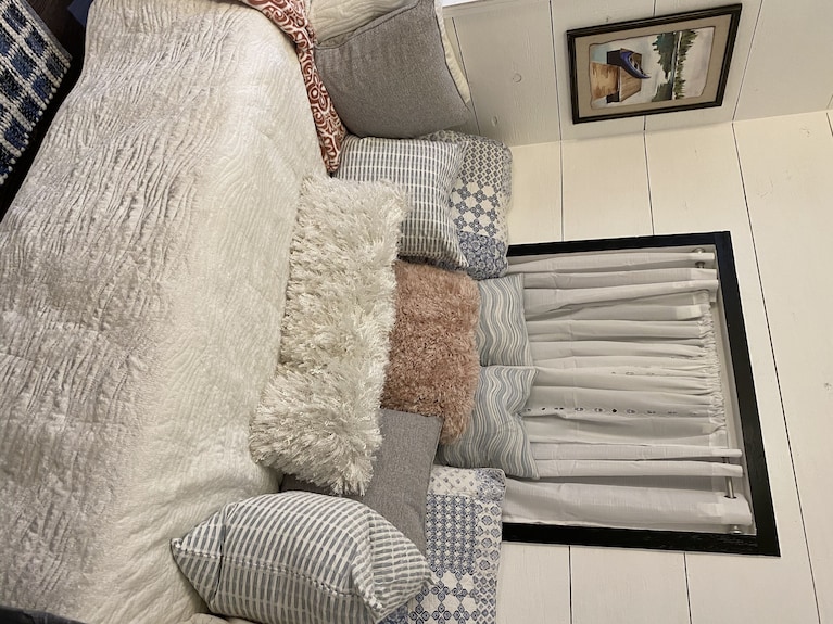 Honeysuckle Cottage Looking At Pedernales River - Lake Travis, TX