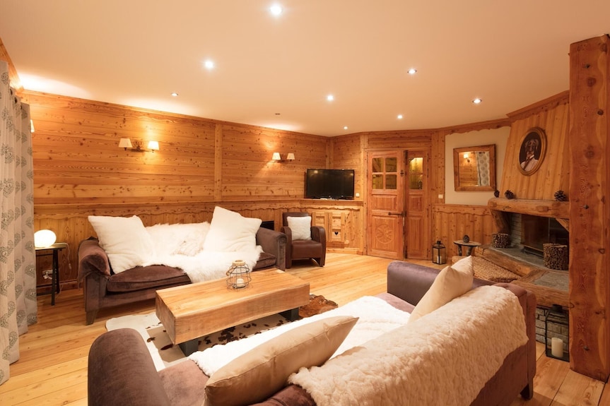 Beautiful Chalet Along Rue Des Montagnards, Easy Piste Access And Spa! - Montgenèvre