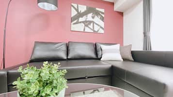 Apartamento, 3 quartos, varanda (401) | Sala de estar | Televisor de ecrã plano de 40 polegadas com canais digitais, televisor