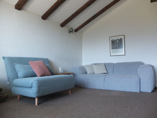 Peaceful Top Floor Chalet With A View - Bever
