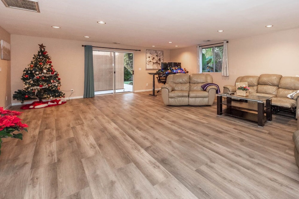 Private Resort Style Villa At San Diego-heated Salt Pool-hot Tub-86" Tv - San Diego