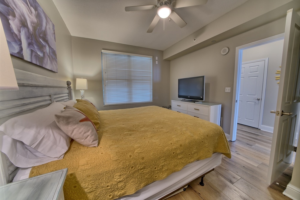 2 Bedroom In Aqua Resort! Fully Renovated! Everything New With Gorgeous Décor! - Panama City Beach, FL