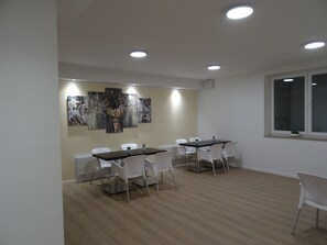 Pequeno-almoço preparado no momento diário (7 EUR por pessoa)