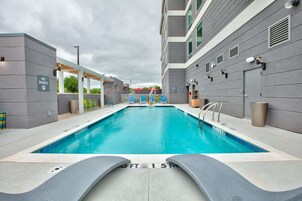 Piscina externa sazonal