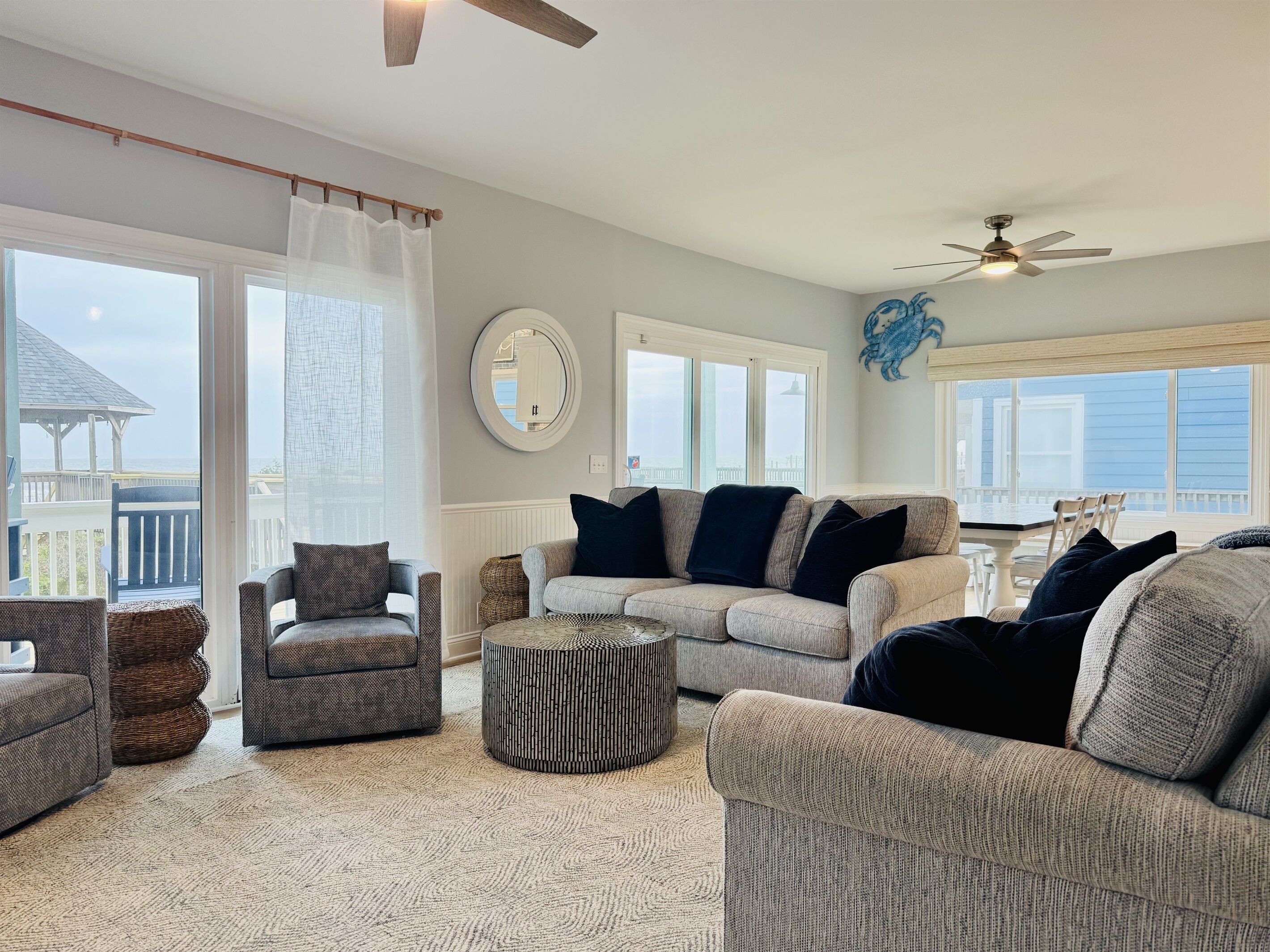 Fall At The Beach! Oceanfront 5br/5ba- Sleeps 16 - Sunset Beach, NC