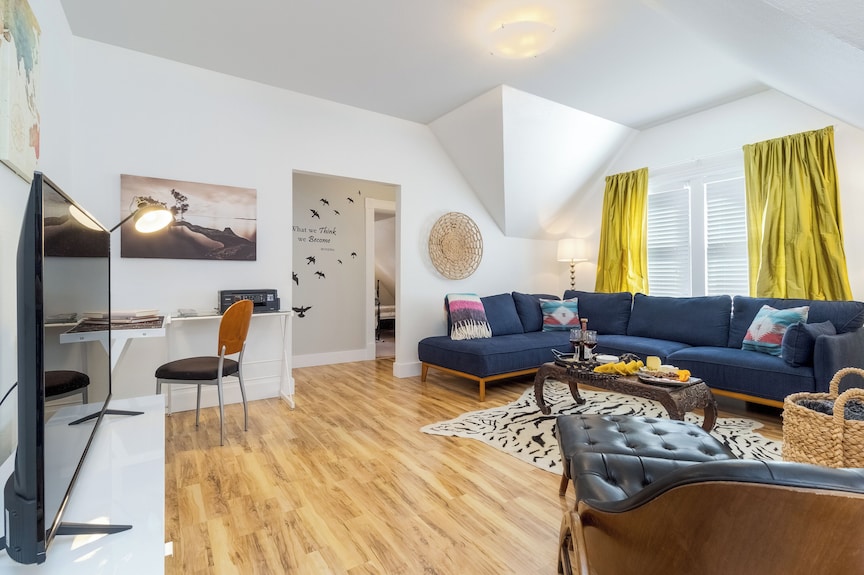 Cozy Private Apartment In A Historic Victorian House Close To Downtown - State of Washington