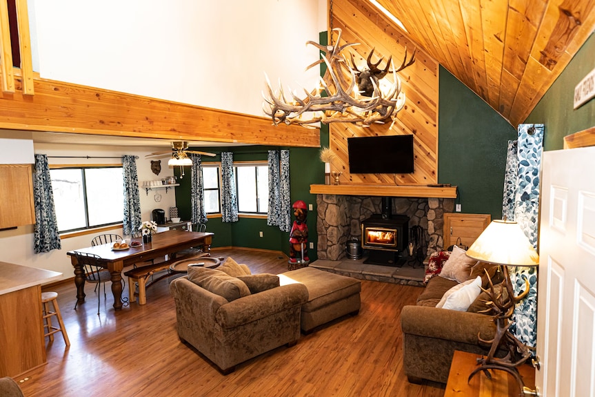 Pinetop-lakeside Home/3 Bed/ 2 Bath/treehouse/hot Tub - Pinetop-Lakeside