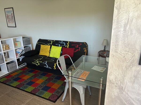 Pleasant Large One-room Apartment Between Sea And Countryside. - St-Laurent-du-Var