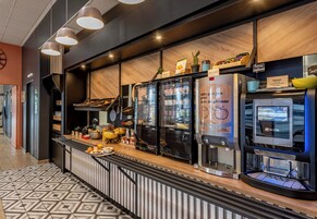 Café da manhã com buffet todos os dias mediante uma taxa