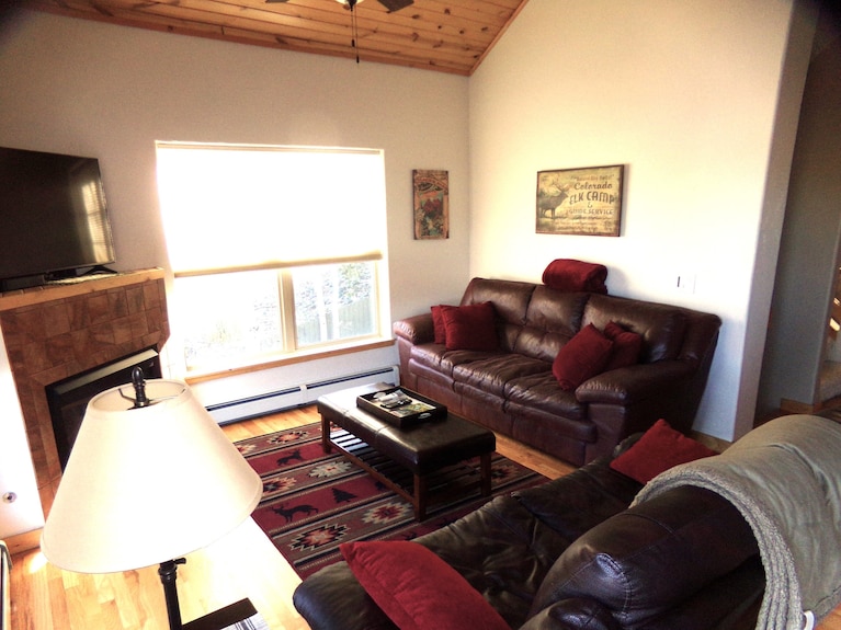 Central Location In Summit County Amazing Views And Well-appointed Property - Dillon, CO