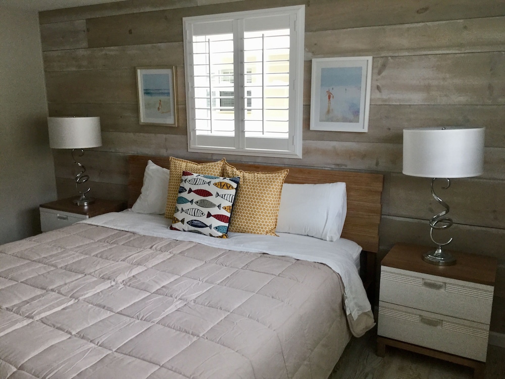 Island House Beach Resort V29 - Siesta Key, FL