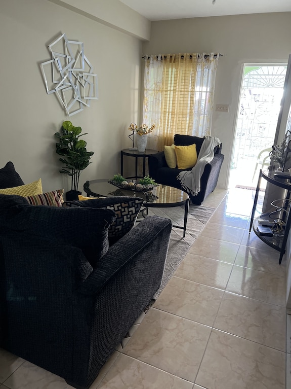 Two Bed Room Apartment In Tropical Jamaica - Montego Bay