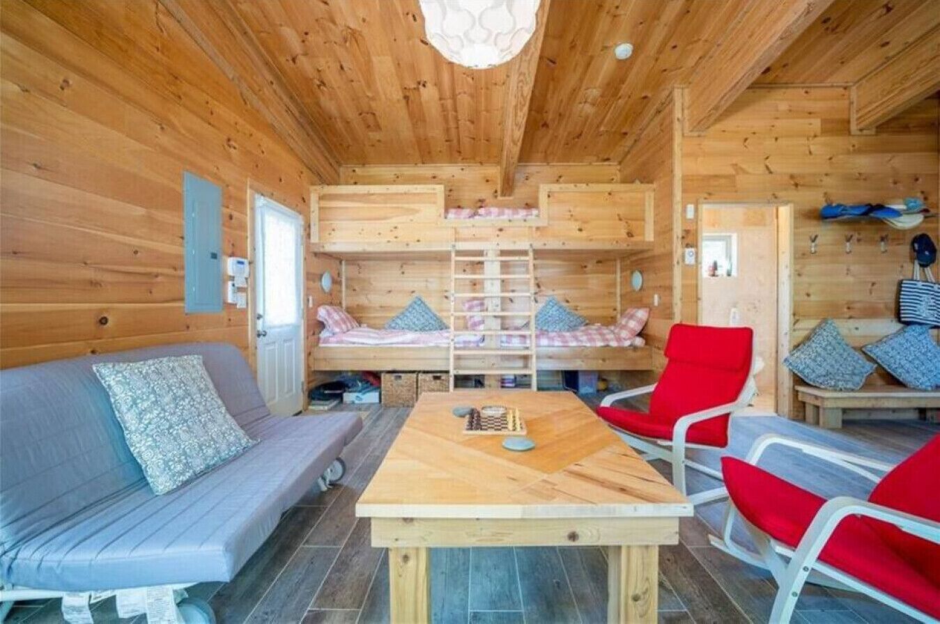 The Sunset Hideaway In Portland, Ny - Lake Erie, PA