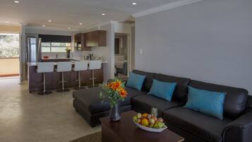 Apartamento | Área de estar | Smart TV 40 polegadas com canais via satélite, TV