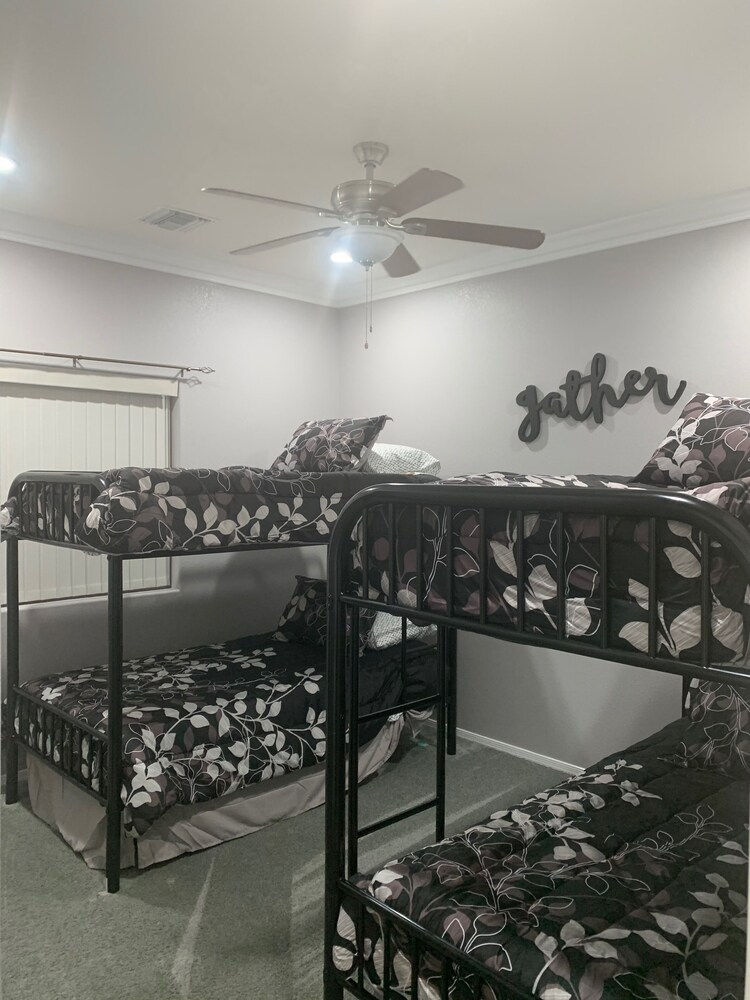 Bullheadcity Pool Villa- Summer Savings - Fort Mohave, AZ