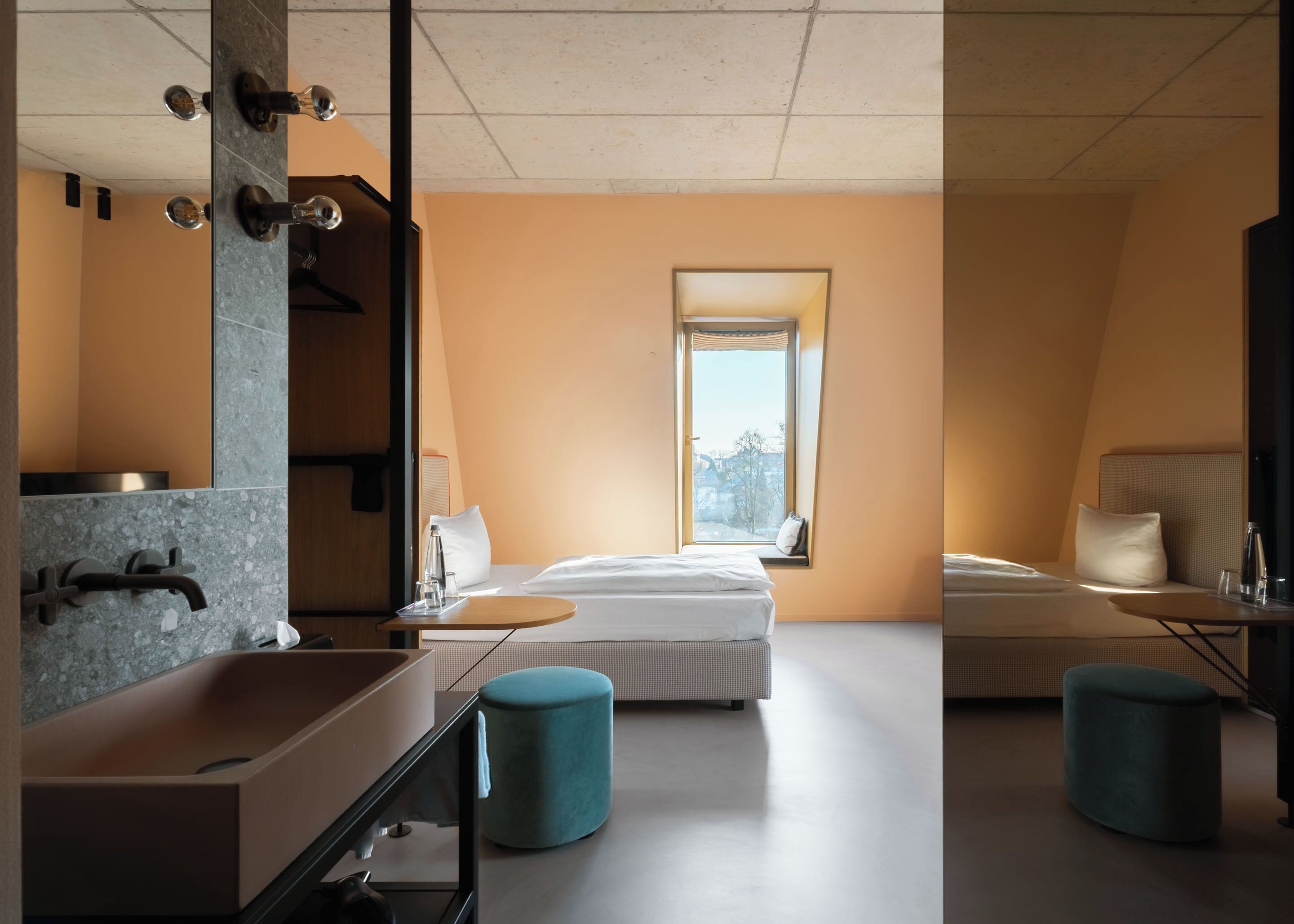 Twin Room | Roupa de alta qualidade, com decoração personalizada 