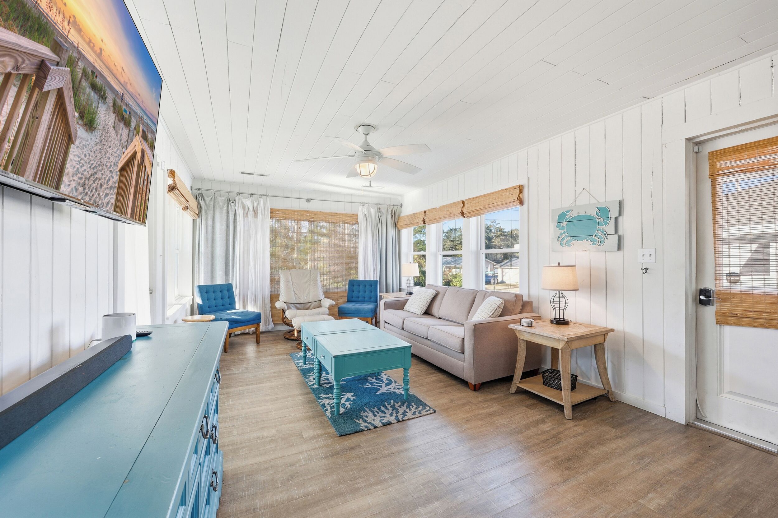 Entire House! Cottage Two Blocks From Beach W/ Swimming Pool, Hot Tub & Carport - North Myrtle Beach, SC