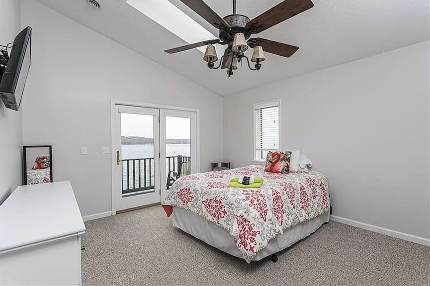 Lakeside Escape On Canandaigua Lake : Finger Lakes - State of New York