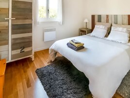 Casa | 5 quartos, com mobília individualizada, roupa de cama fornecida