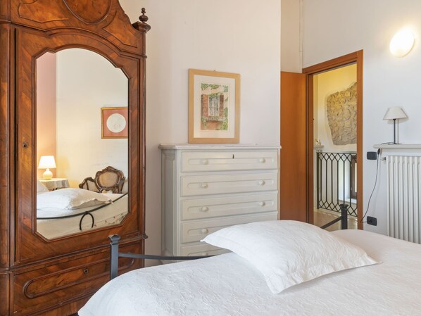 Casa | 2 quartos, com mobília individualizada, roupa de cama fornecida