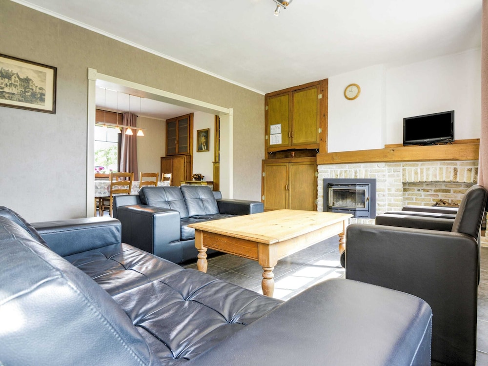 Lovely Holiday Home In Oostvleteren With Garden - Vleteren