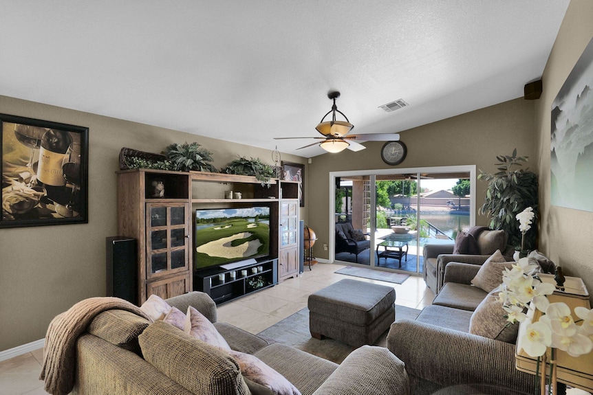 ***Lakeside Luxury & Golf Resort*** Zero Edge Pool - 글렌데일