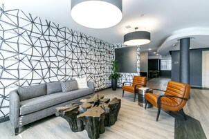 Área de estar no saguão