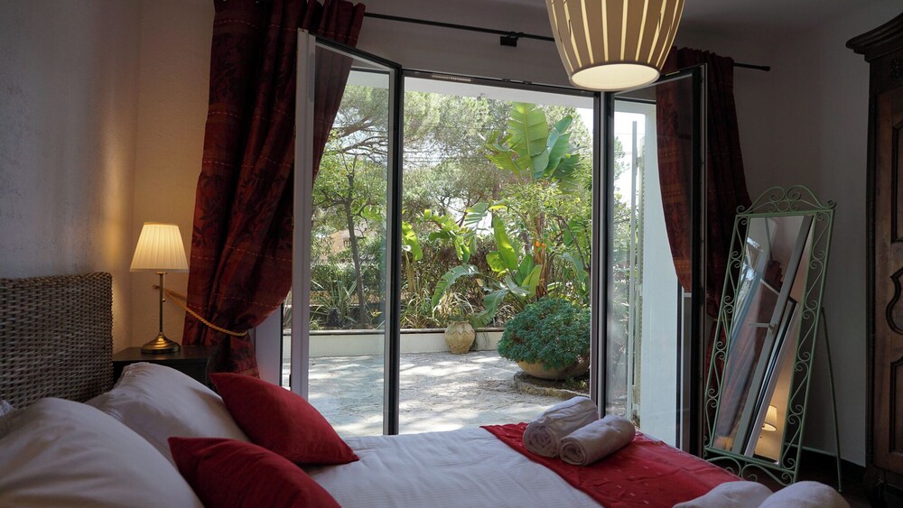 Villa L'oustau De La Mar: 3-minute Walk To The Beach! - Hyères