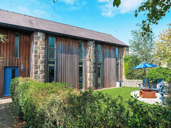 Manor Barn - Contemporary And Spacious Located In A Hamlet Near Bakewell - Bakewell