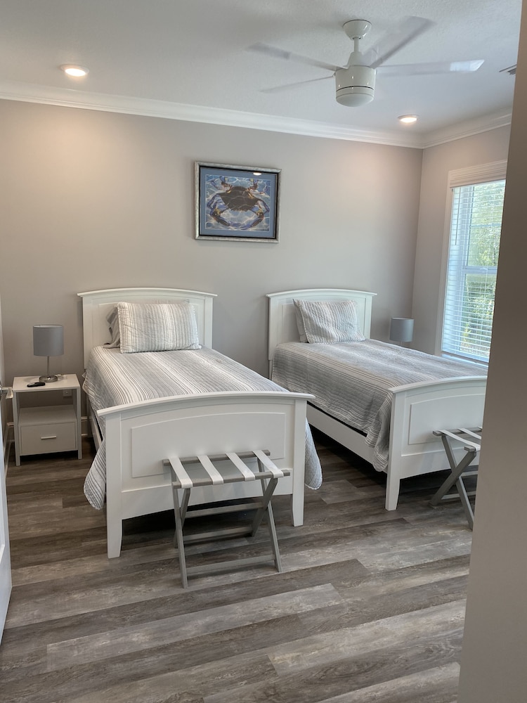 Waterfront Home Located On The Steinhatchee River. - Steinhatchee, FL