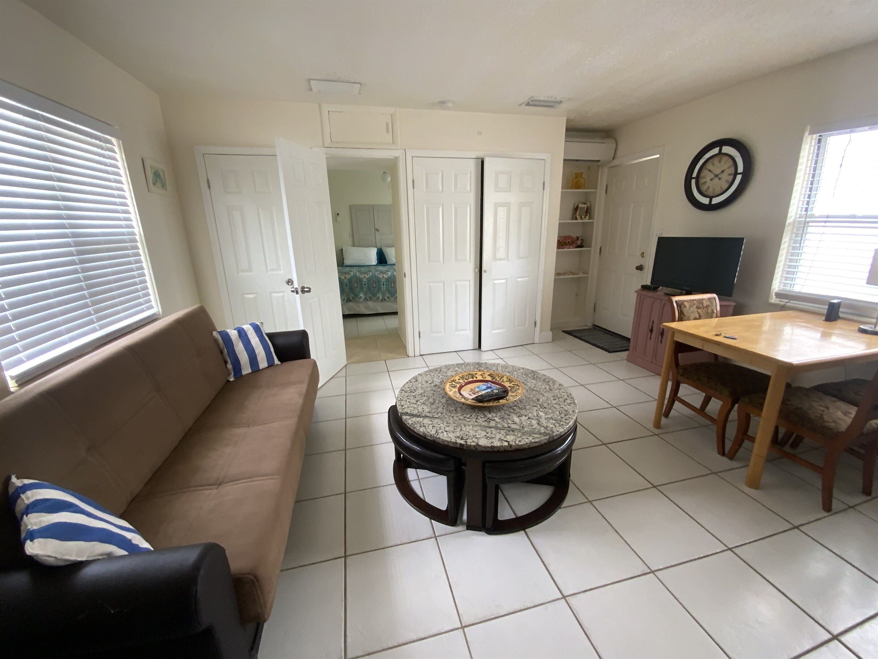 Charming 1 Bedroom Unit Across From Lido Key Beach - Florida