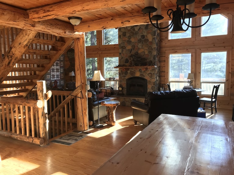 Rustic Mountain Cabin - Idaho (State)