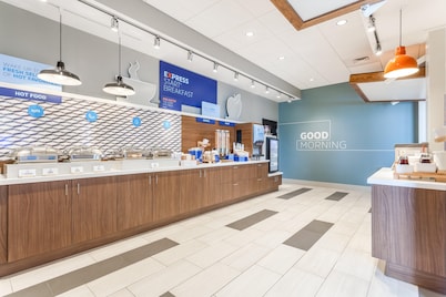 Holiday Inn Express and Suites Ottawa