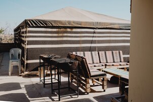 Barraca tradicional | Individualmente decorados, escrivaninha, Wi-Fi de cortesia