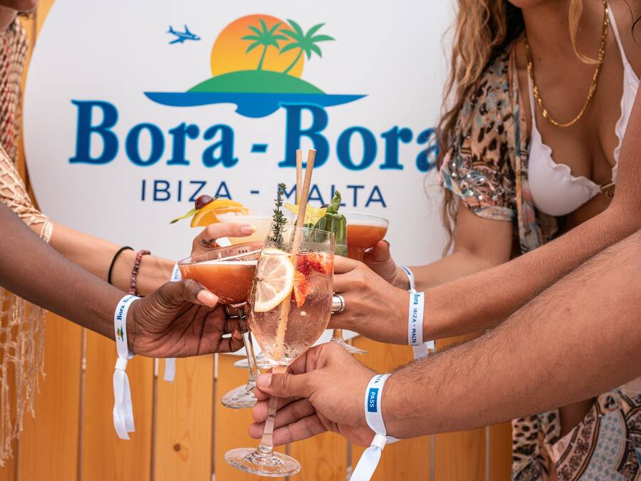 Bar junto à piscina